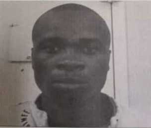 Convicted rhino poacher recaptured after he saws h...